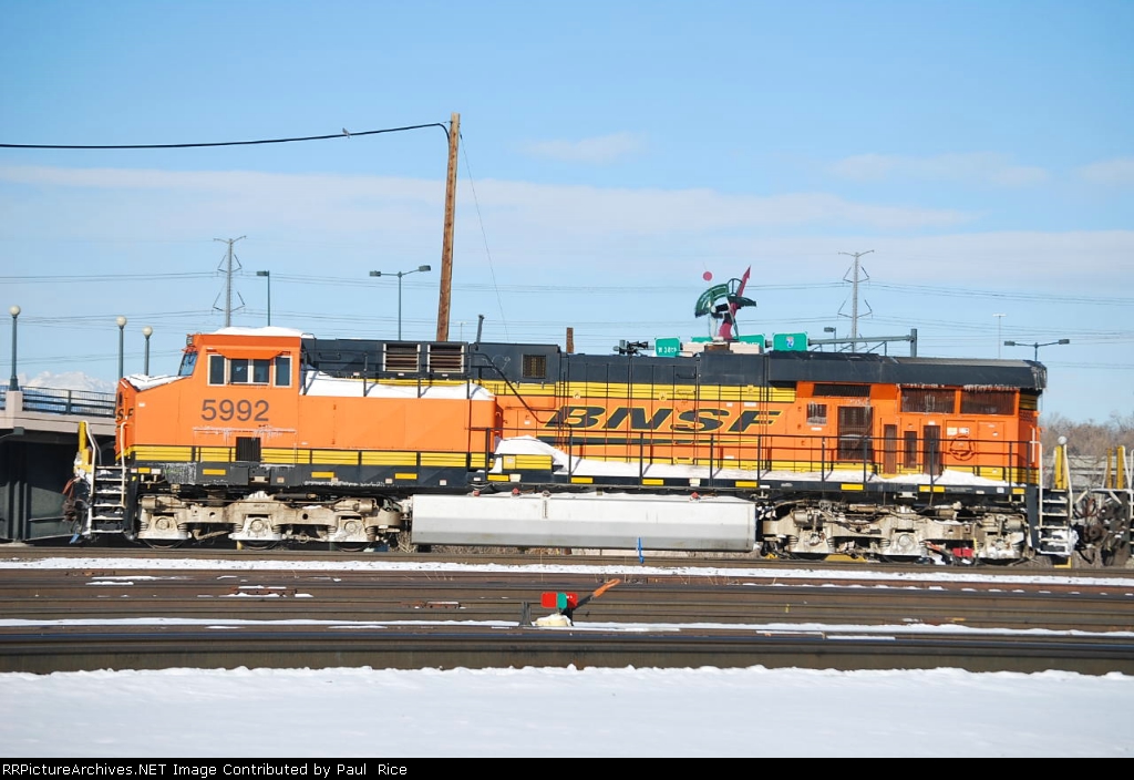 BNSF 5992